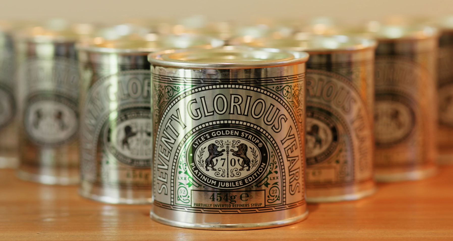Limited-Edition Lyle’s® Golden Syrup Tin Celebrates Queen Elizabeth II ...
